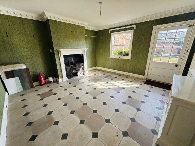 5 bedroom house to rent
