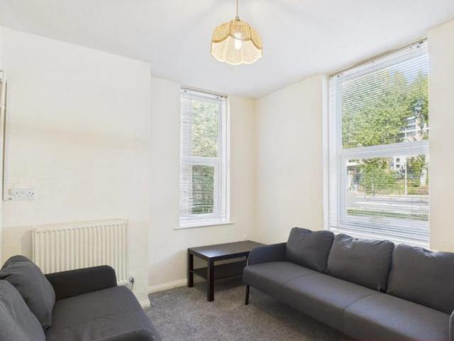 5 bedroom house to rent