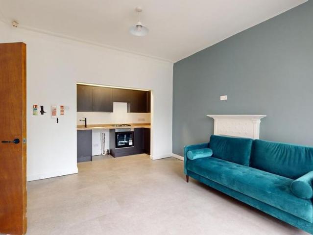5 bedroom house to rent