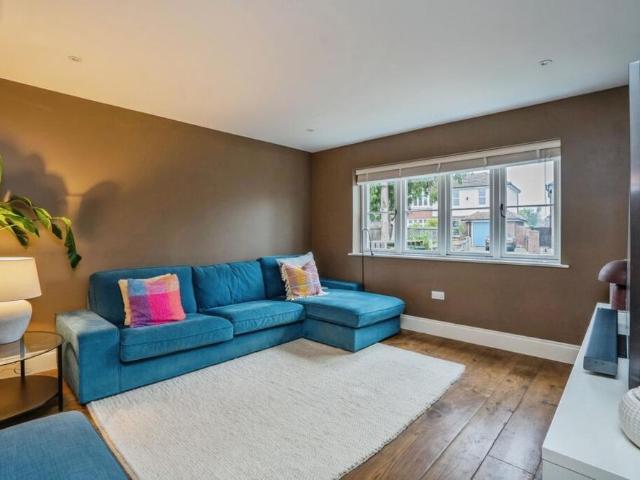 5 bedroom house to rent