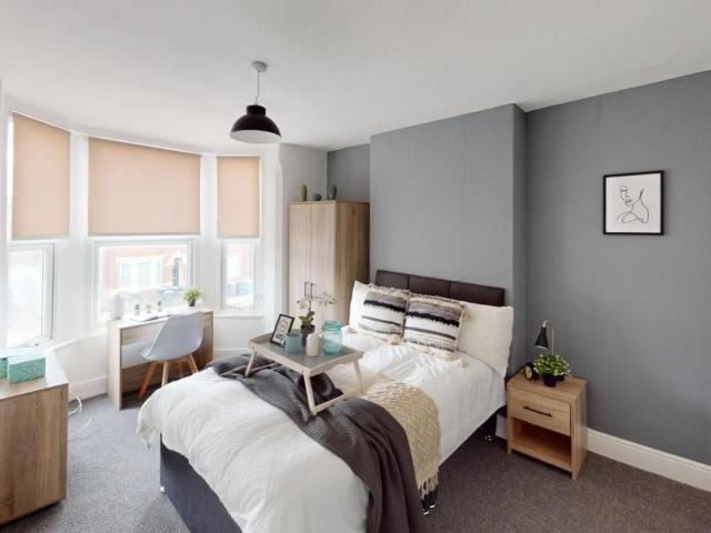 5 bedroom house to rent