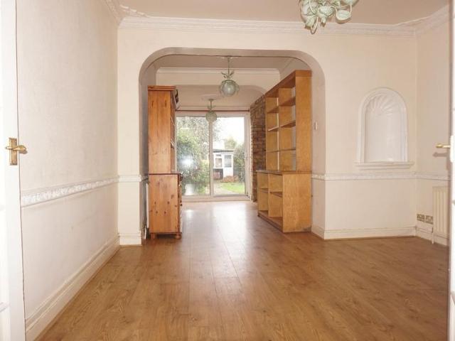5 bedroom house to rent