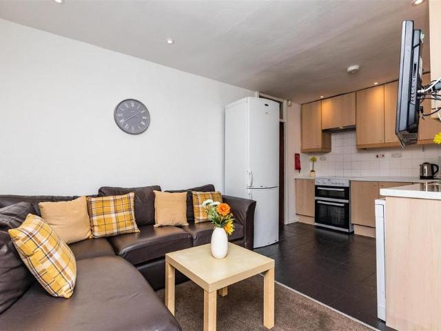 5 bedroom house to rent