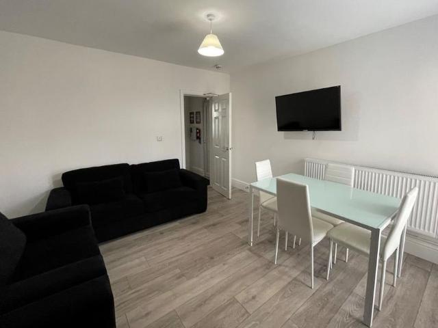 5 bedroom house to rent