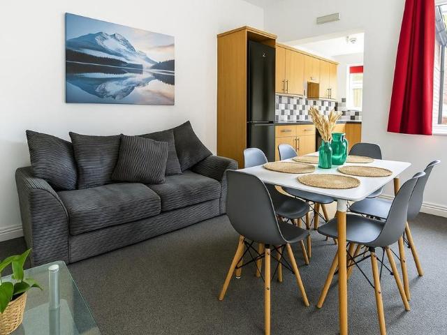 5 bedroom house to rent