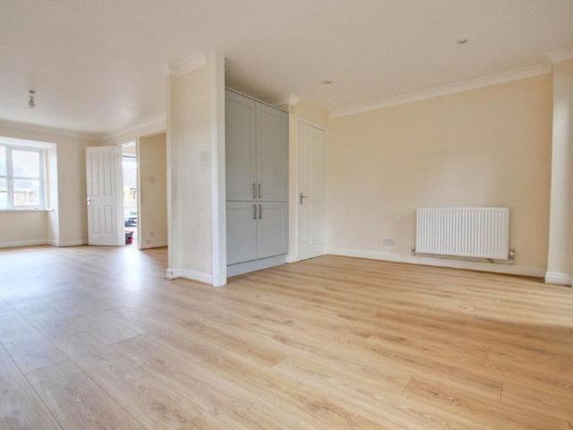 5 bedroom house to rent