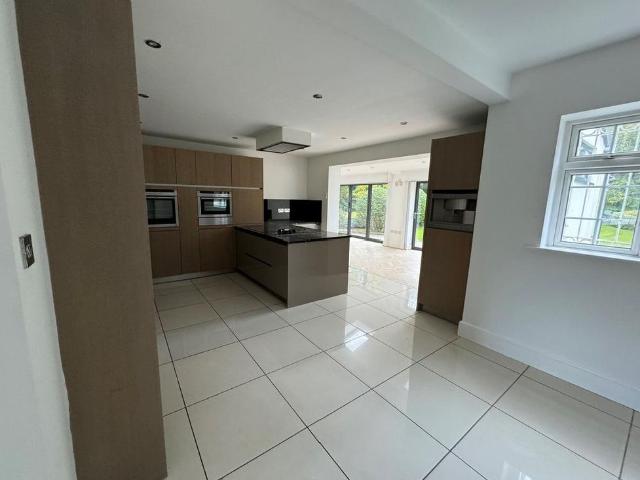 5 bedroom house to rent