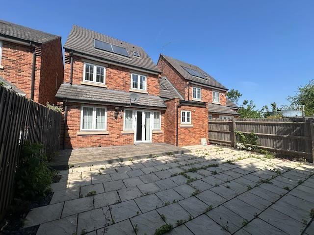 5 bedroom house to rent