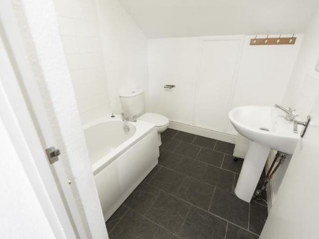 5 bedroom house to rent