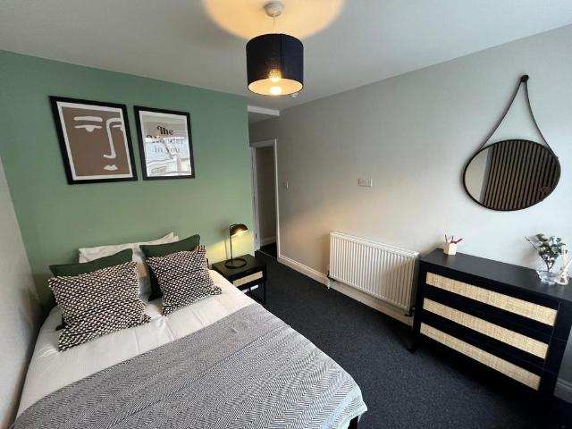 5 bedroom house to rent