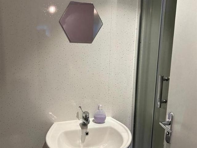 5 bedroom house to rent