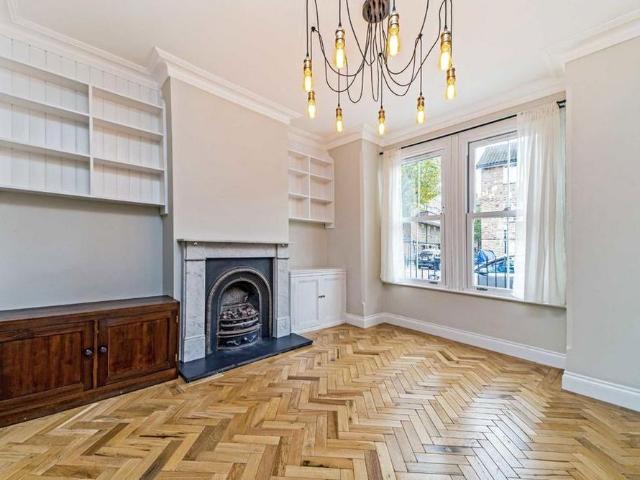 5 bedroom house to rent