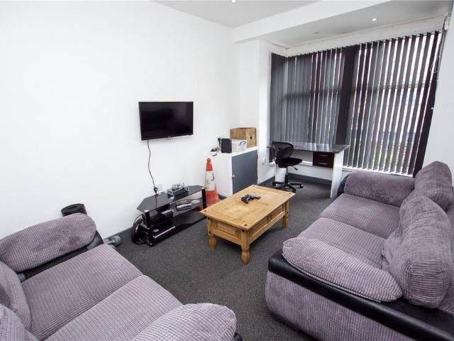 5 bedroom house to rent