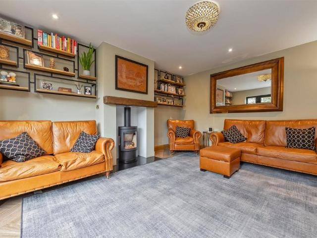 5 bedroom house to rent