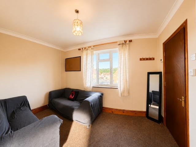 5 bedroom house to rent