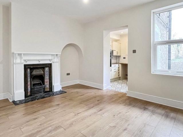 5 bedroom house to rent