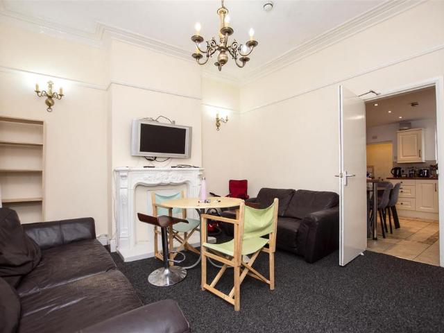 5 bedroom house to rent