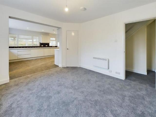 5 bedroom house to rent