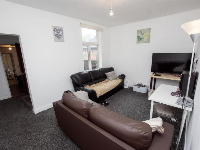 5 bedroom house to rent