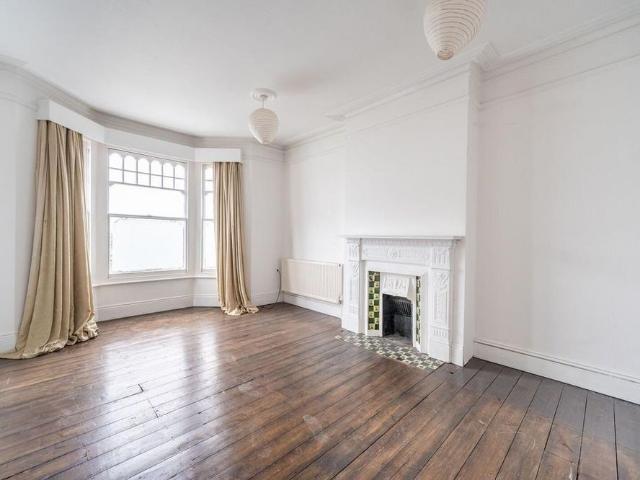 5 bedroom house to rent