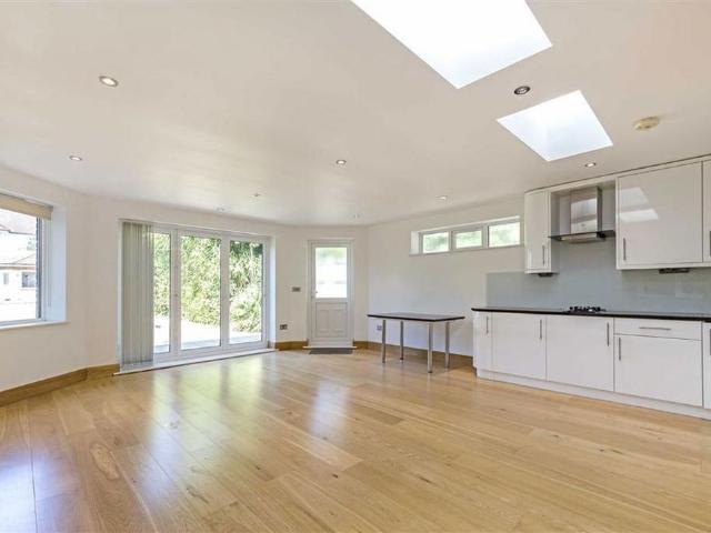 5 bedroom house to rent
