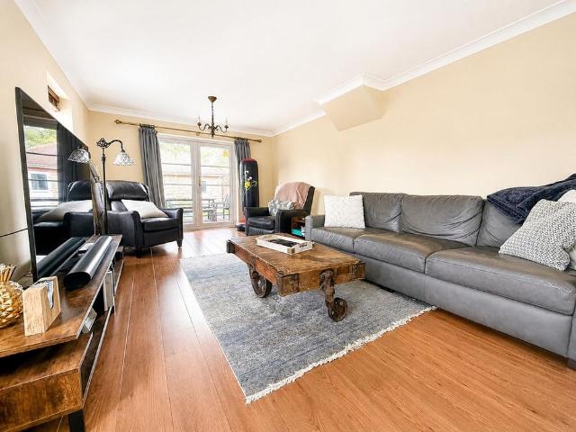5 bedroom house to rent