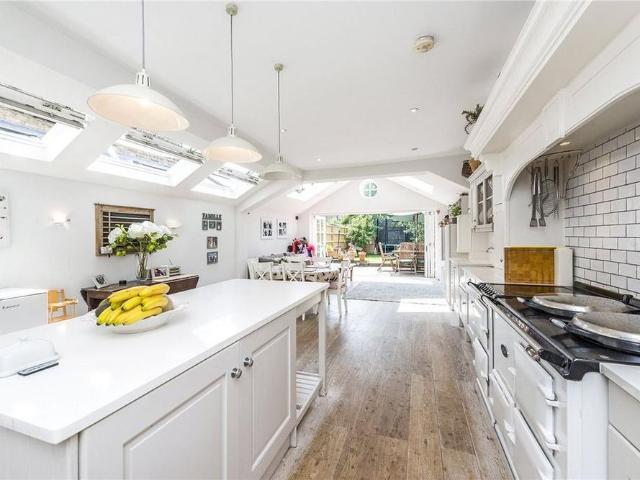 5 bedroom house to rent
