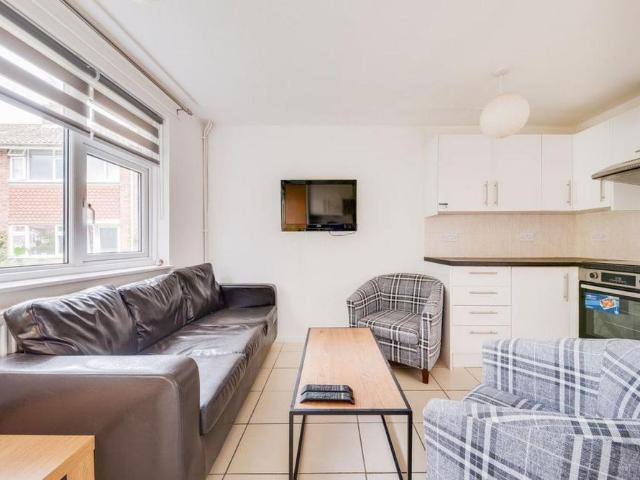 5 bedroom house to rent
