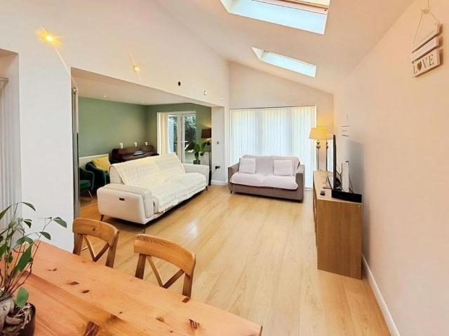 5 bedroom house to rent