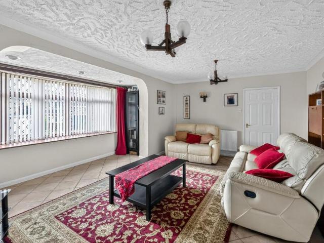 5 bedroom house to rent
