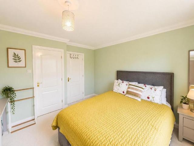 5 bedroom house to rent