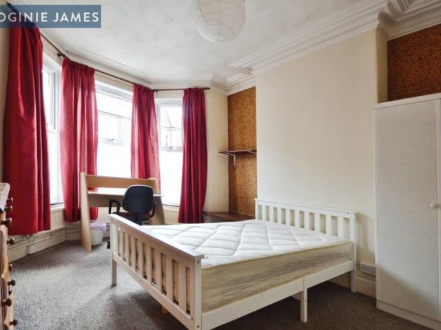 5 bedroom house to rent