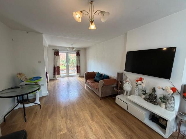 5 bedroom house to rent