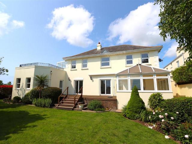 5 bedroom house to rent