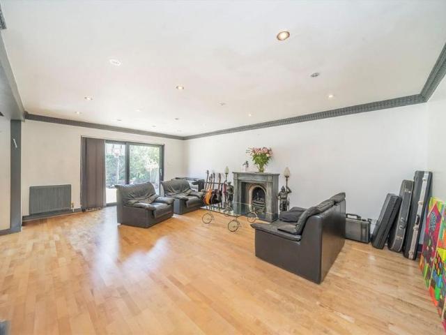 5 bedroom house to rent