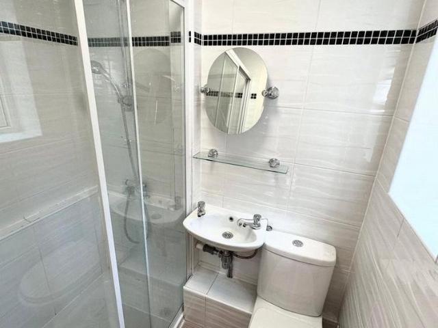 5 bedroom house to rent