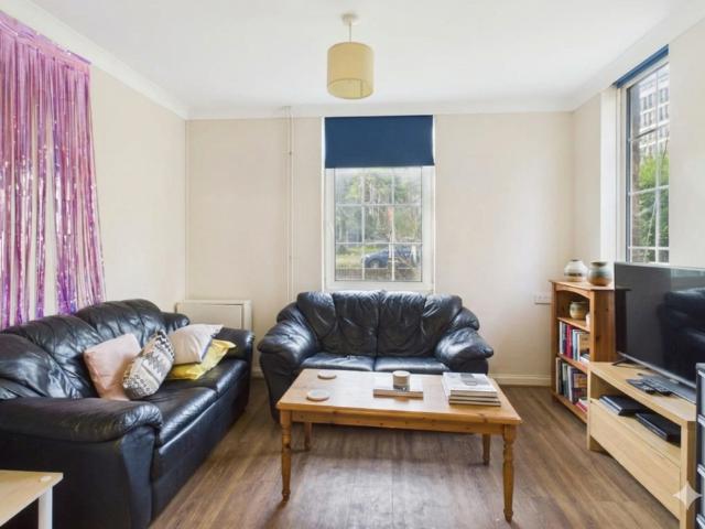 5 bedroom house to rent
