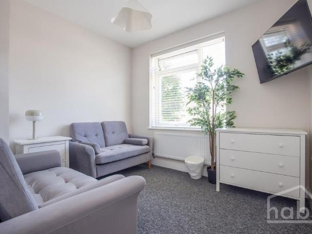 5 bedroom house to rent