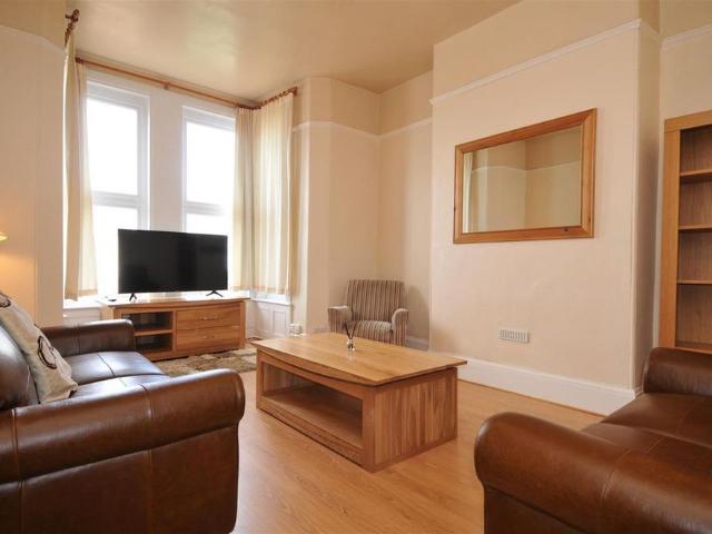 5 bedroom house to rent