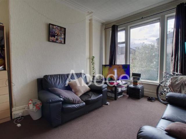 5 bedroom house to rent