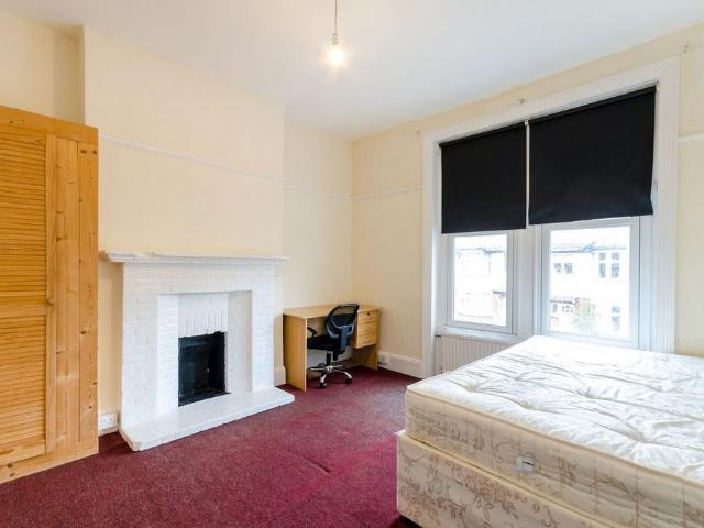 5 bedroom house to rent