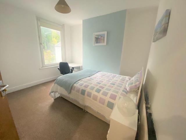 5 bedroom house to rent