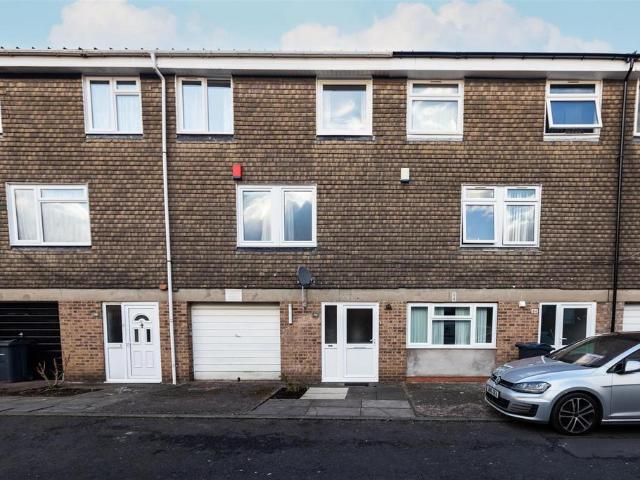 5 bedroom house to rent