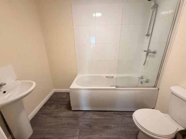 5 bedroom house to rent
