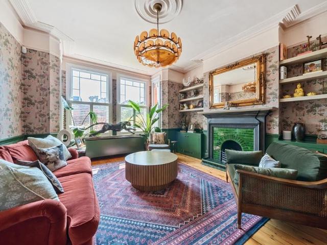 5 bedroom house to rent