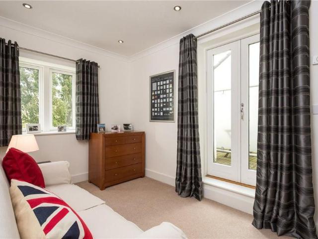 5 bedroom house to rent