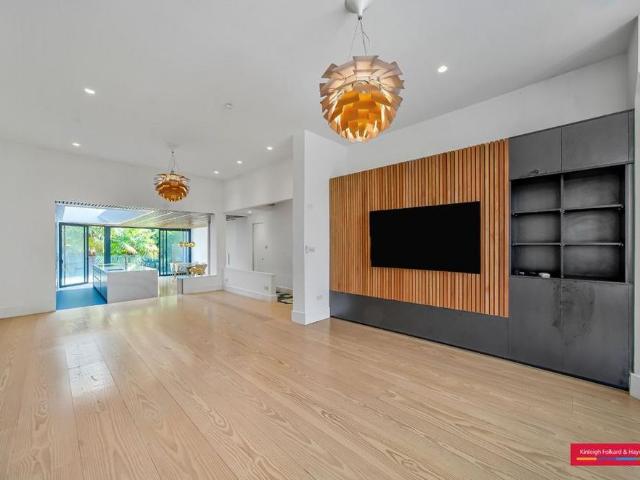 5 bedroom house to rent