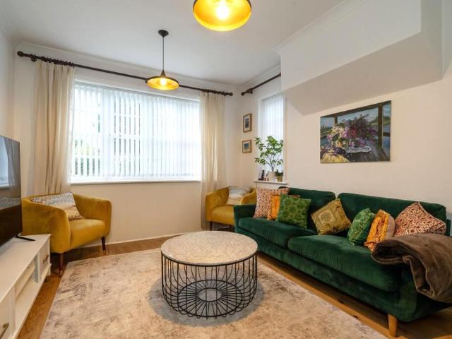 5 bedroom house to rent