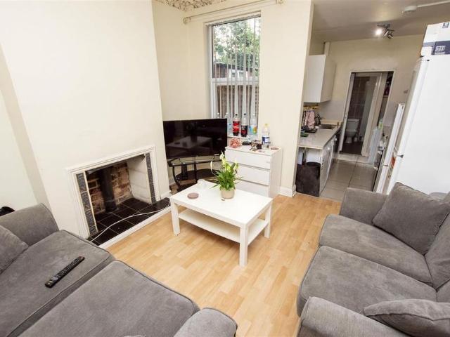 5 bedroom house to rent