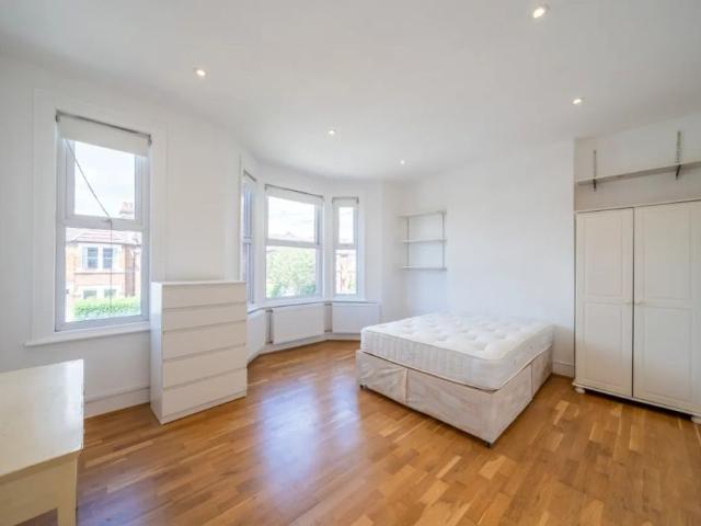 5 bedroom house to rent